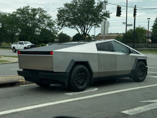 Tesla Cybertruck Finds New Way To Maim You - Odd News