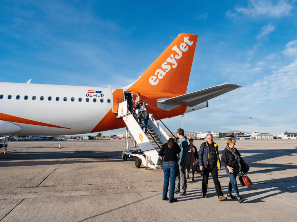 EasyJet Passenger Proposes in Front of Plane Toilet, Romance Dies of ...