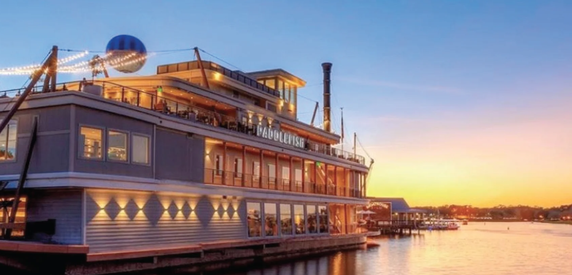 Disney Restaurant Robbed By Scuba Diver - Odd News