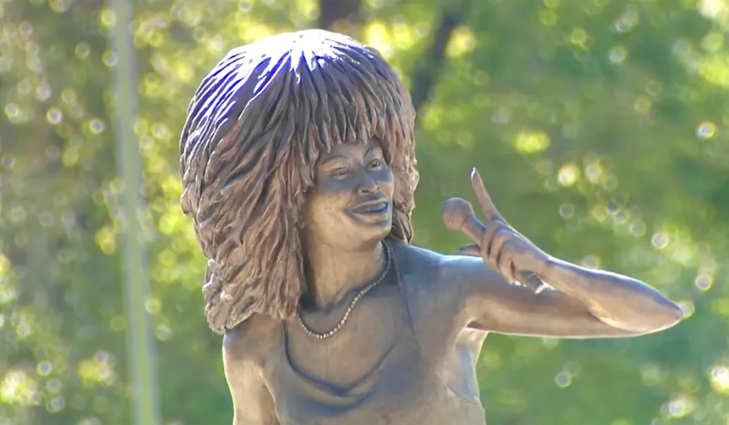 Tennessee Unveils Tina Turner Statue. Fans Say It’s So Bad Ike Turner ...